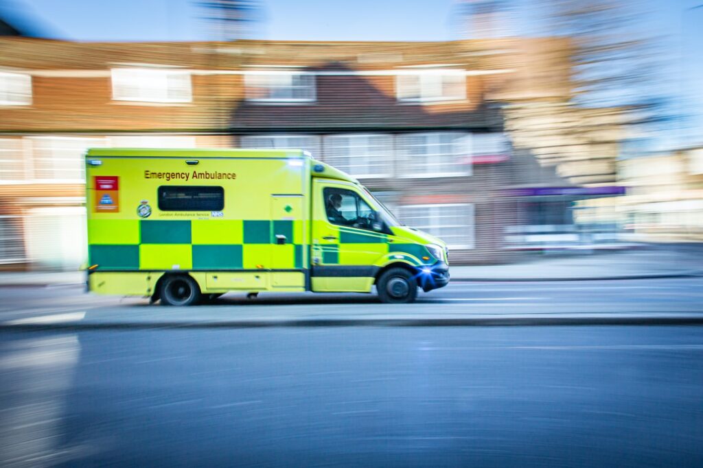 Hvordan bliver jeg ambulanceredder? - E-Hvordan.dk